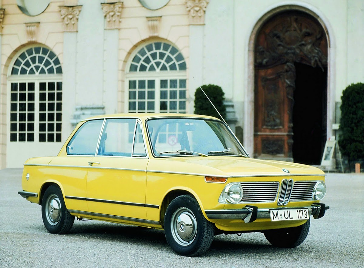 BMW 2002: A Photographic Tribute to BMW's Classic Sports Coupe | Carscoops