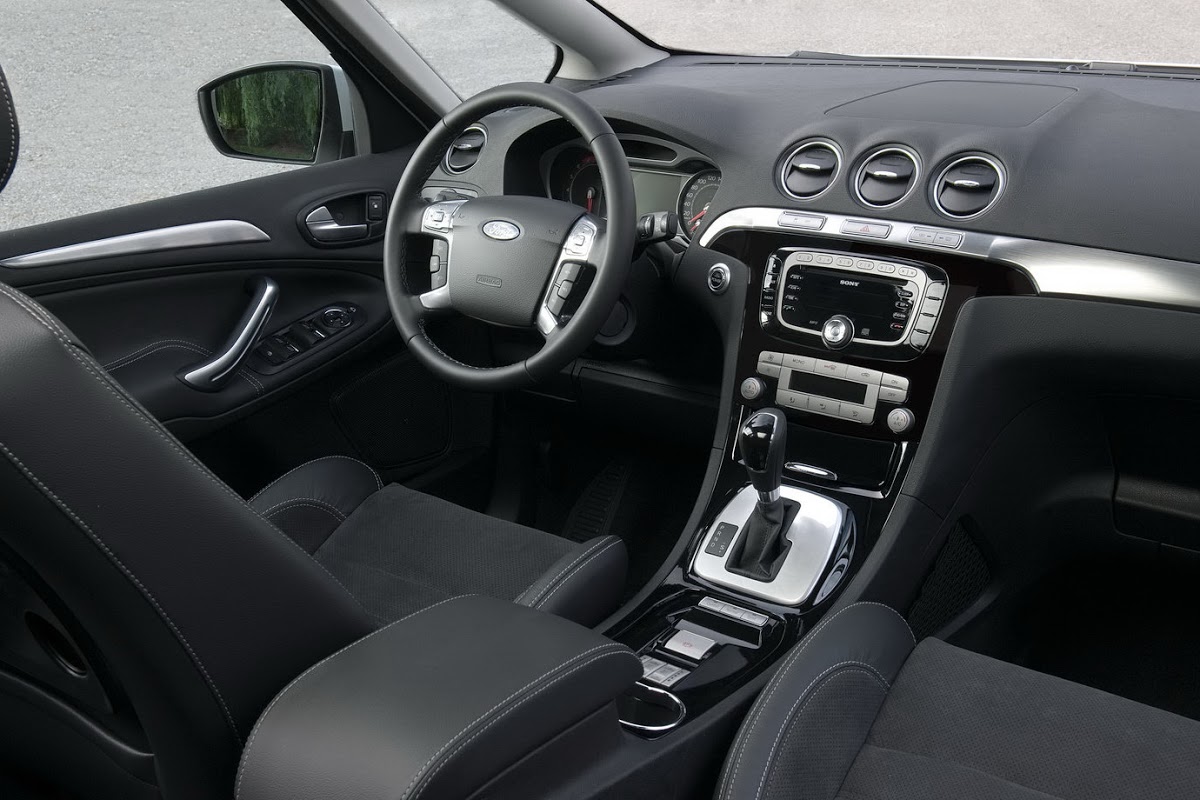 Ford Minivan 2010 Interior
