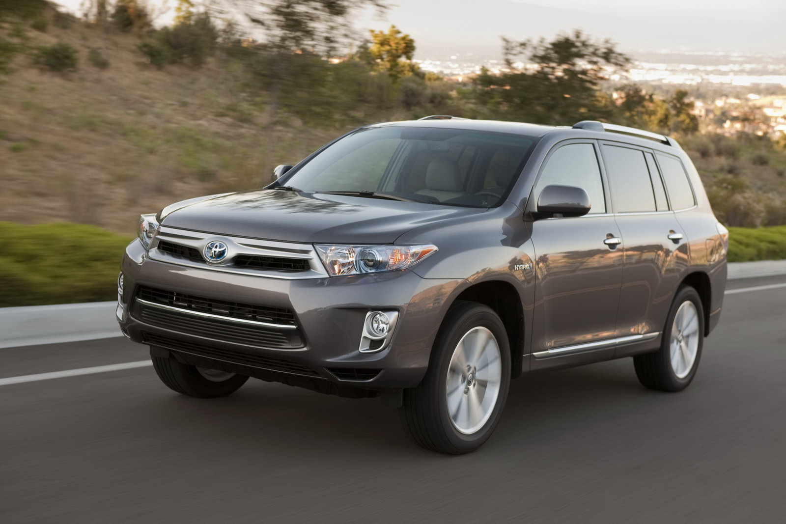2011 Toyota Highlander Facelift: US-Spec Model Unveiled and Priced ...