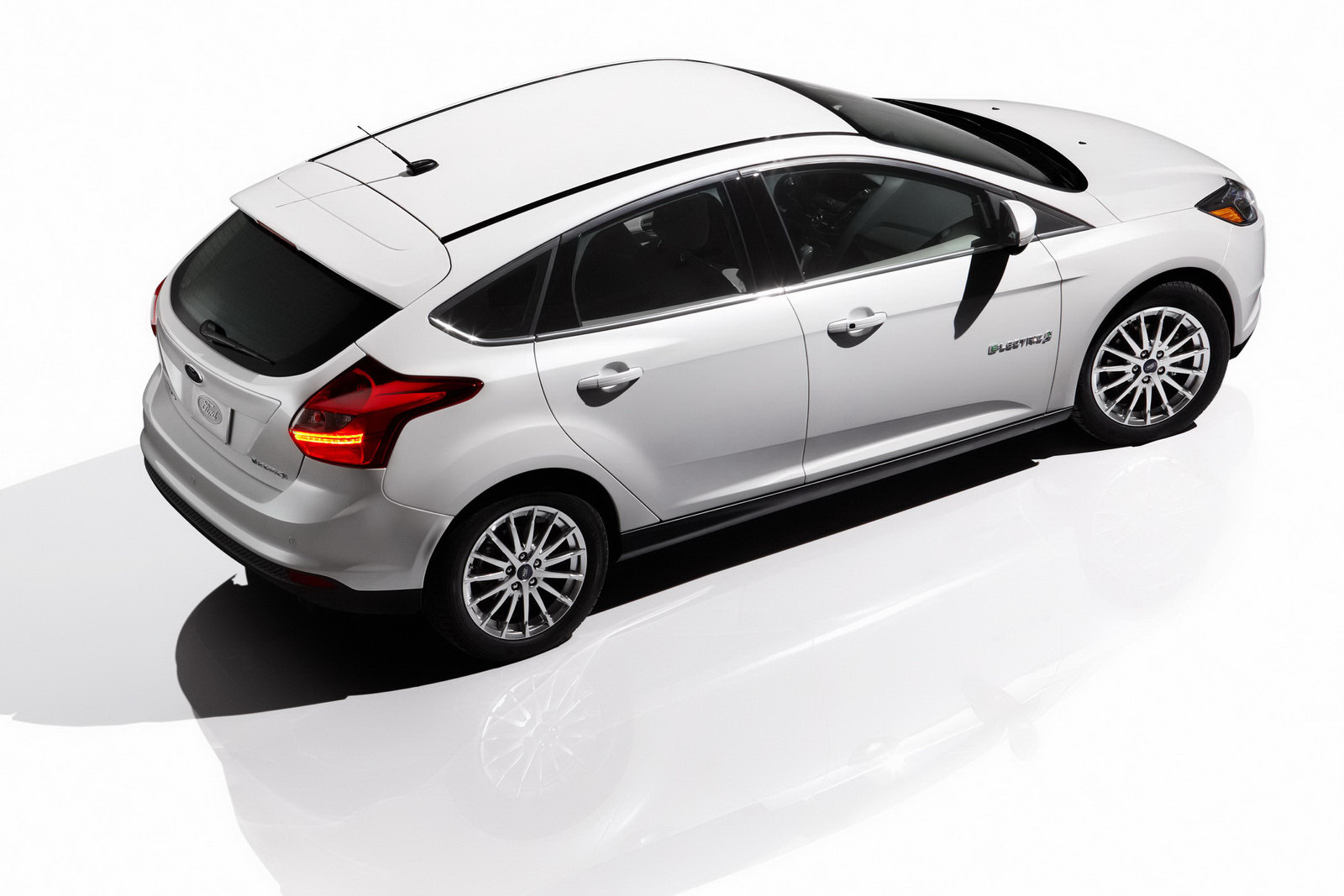 New Ford Focus Electric: Plug-in EV Unveiled in Production Form, Goes ...