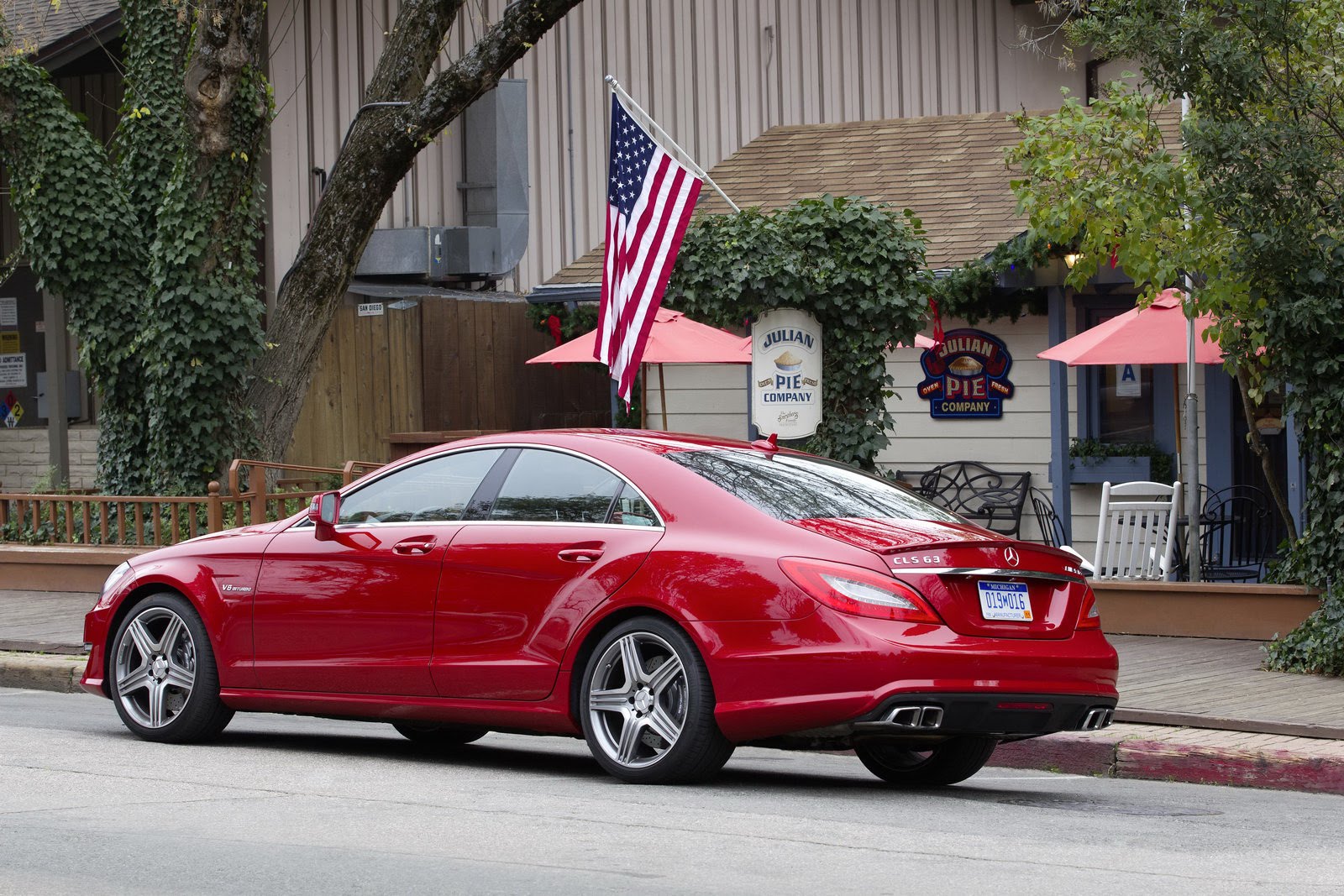 Photo Galore: New Mercedes-Benz CLS 63 AMG Sports Saloon | Carscoops