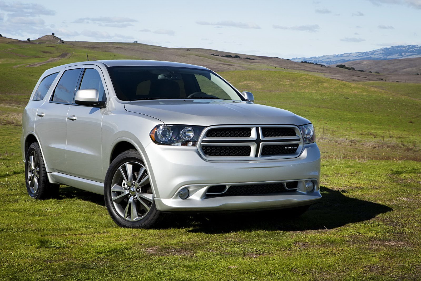 Dodge Unveils Sporty R/T Versions of Charger, Challenger, Journey ...