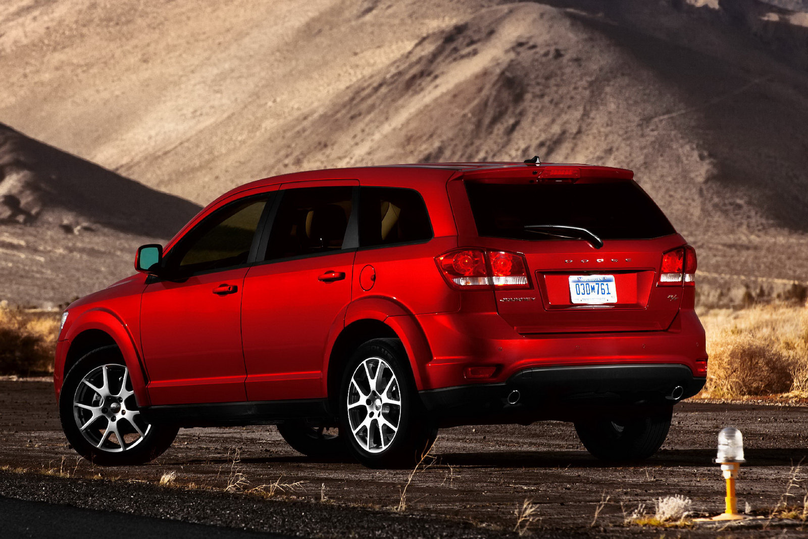 Dodge Unveils Sporty R/T Versions of Charger, Challenger, Journey ...