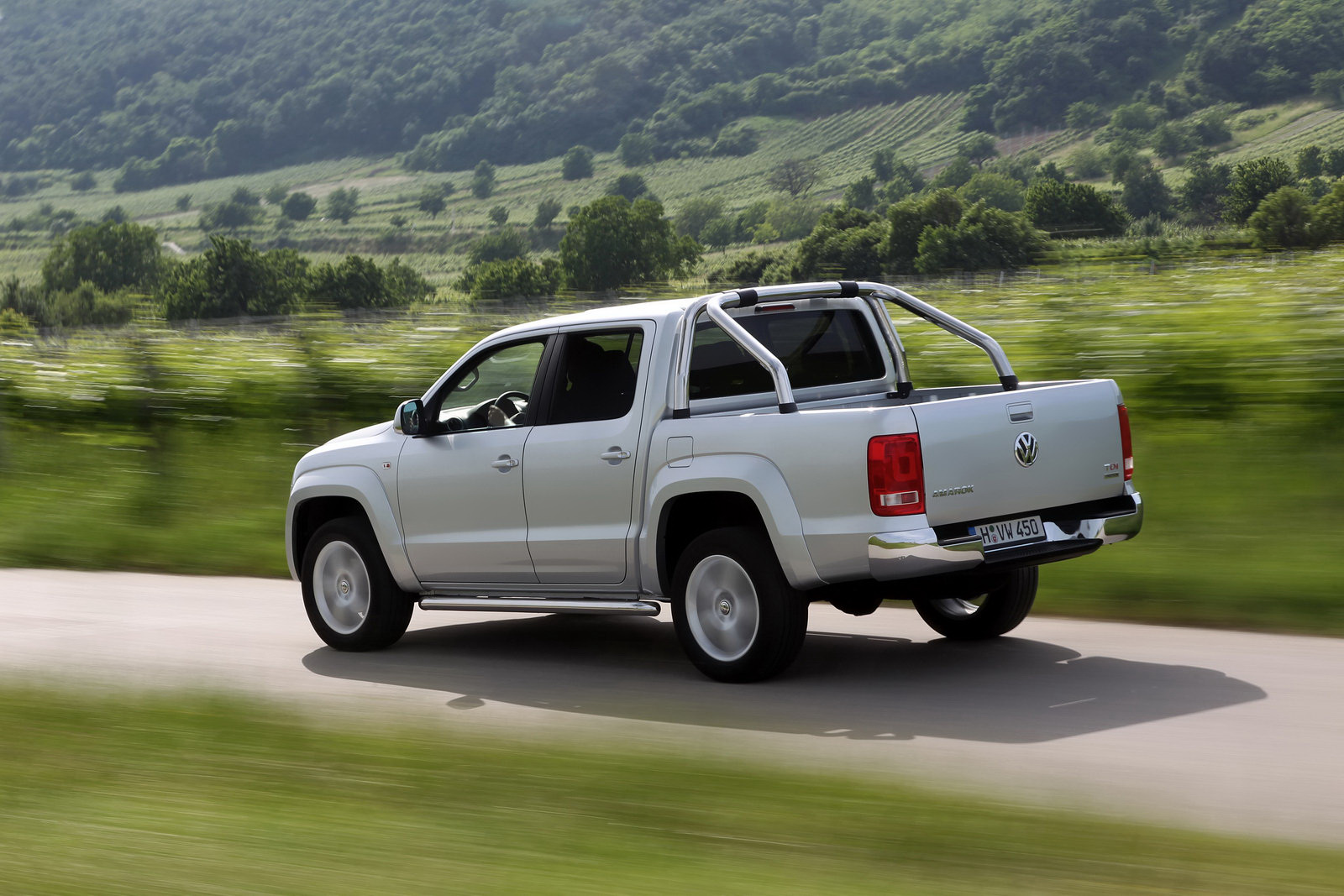 VW Prices Amarok Pickup Truck from £16,995 in the UK | Carscoops