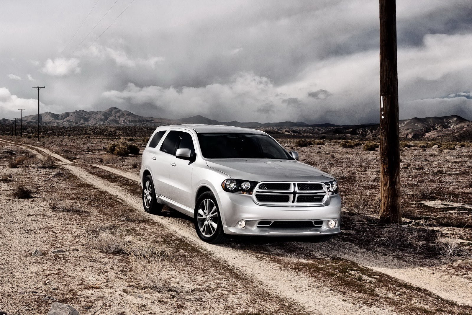 Dodge Unveils Sporty R/T Versions of Charger, Challenger, Journey ...