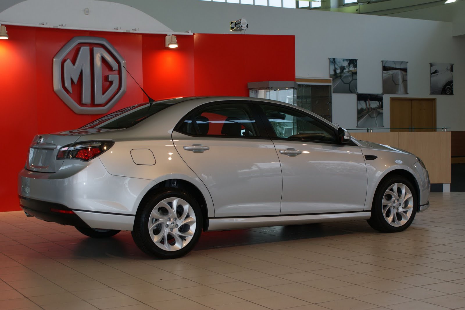 New MG6 Saloon First Photos, Goes on Sale in the UK this Summer | Carscoops