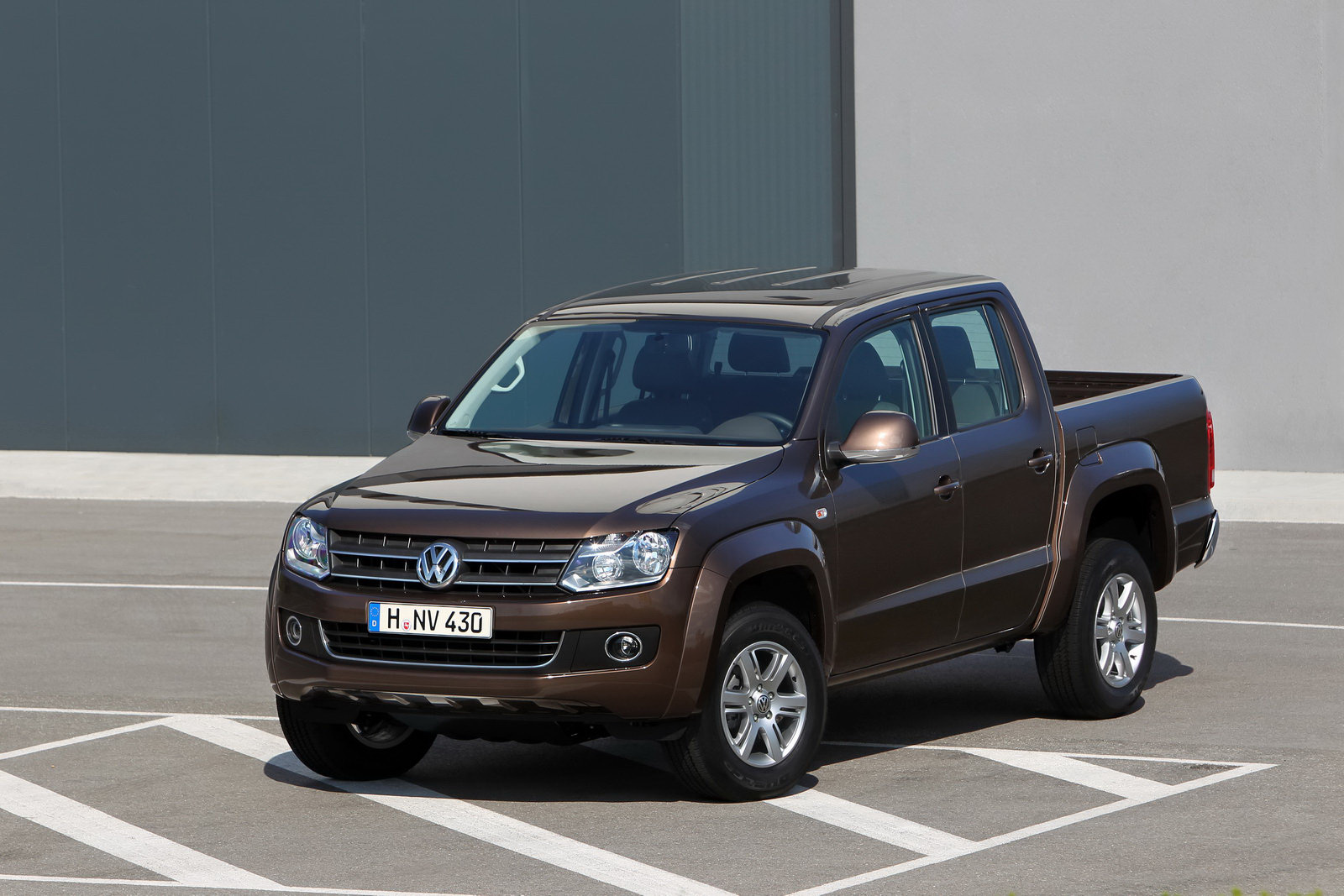 VW Prices Amarok Pickup Truck from £16,995 in the UK | Carscoops