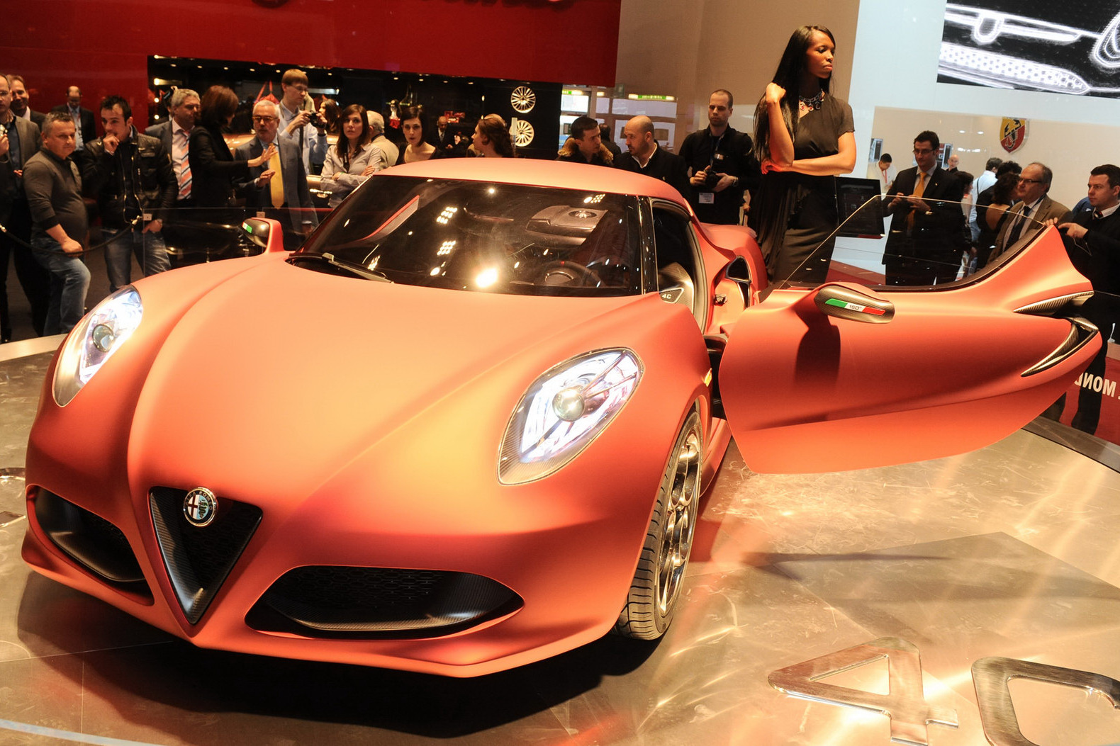 Alfa Romeo 4C Concept: Video and Live Shots from the Geneva Motor Show ...