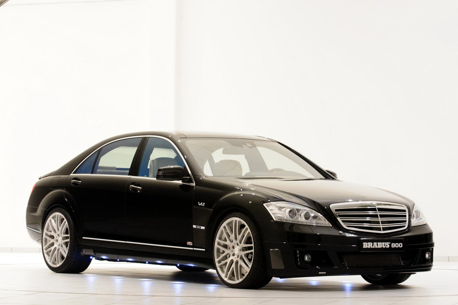 Brabus 800 iBusiness 2.0 is the World's Fastest Office on Four Wheels ...