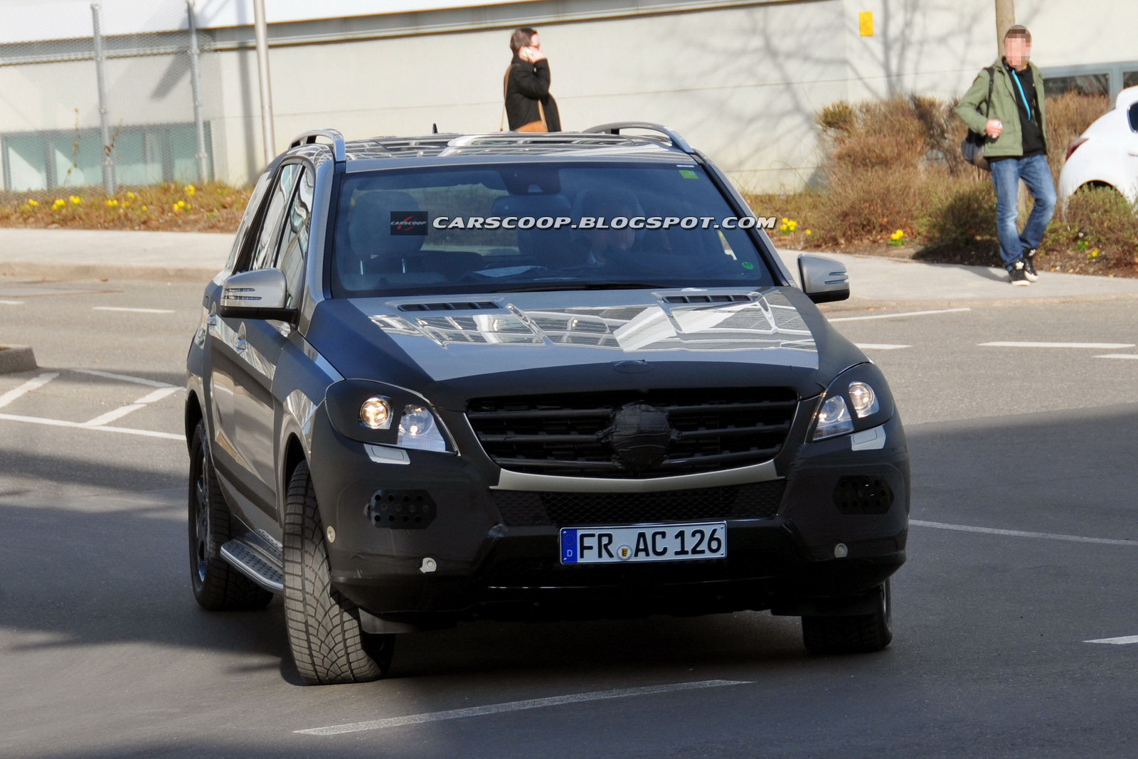 SCOOP: 2012 Mercedes-Benz ML Drops More Camo, Reveals Interior | Carscoops