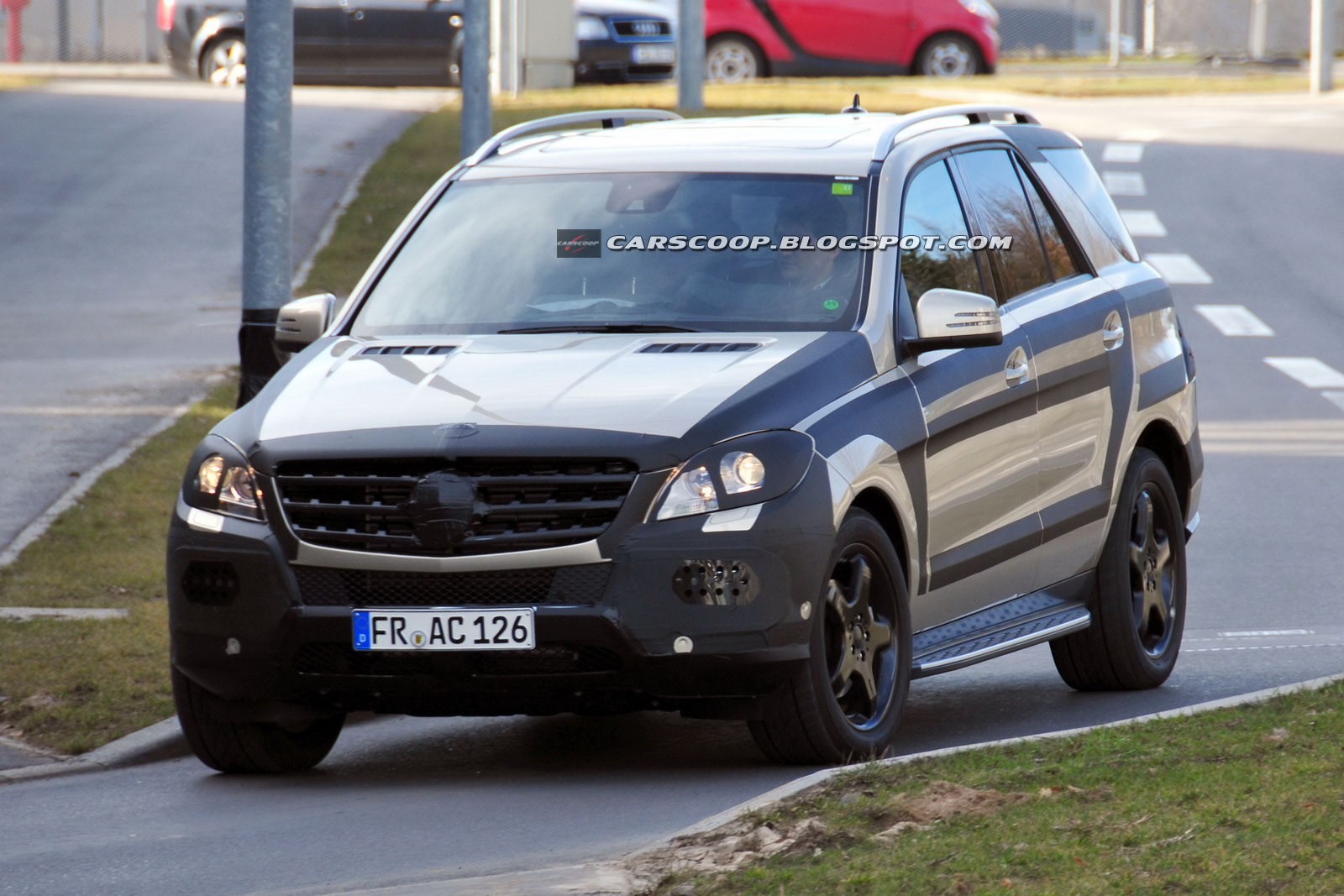 SCOOP: 2012 Mercedes-Benz ML Drops More Camo, Reveals Interior | Carscoops