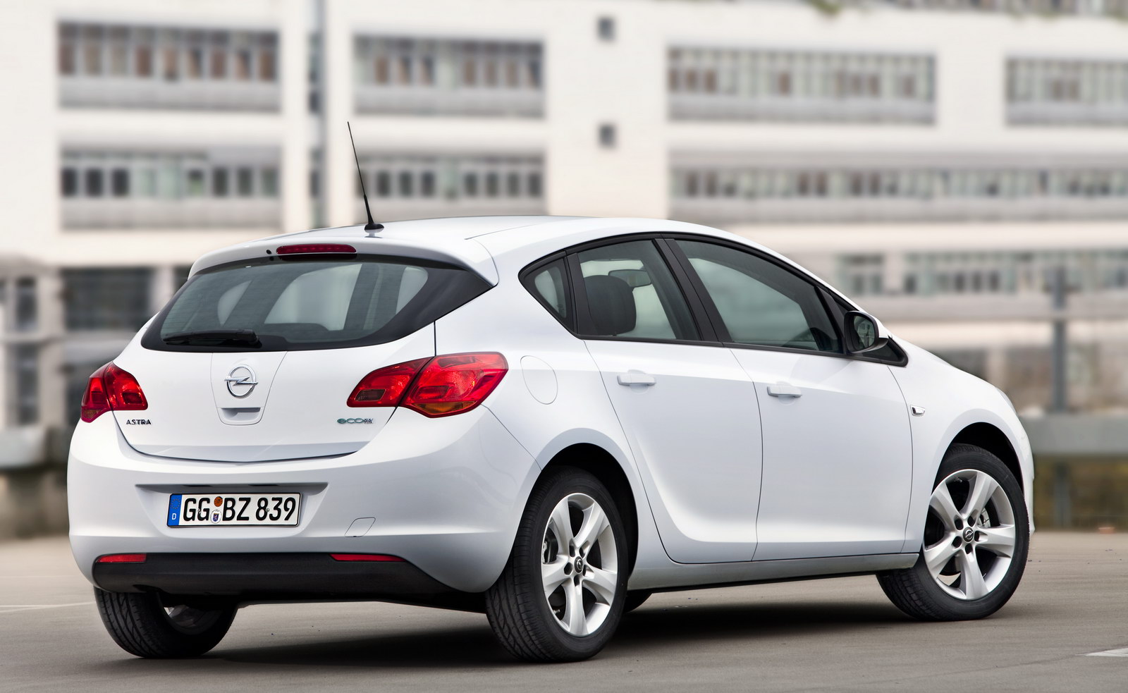 New Opel Astra 2.0 CDTI with EcoFLEX Package Delivers 4.5lt/100km or 52 ...