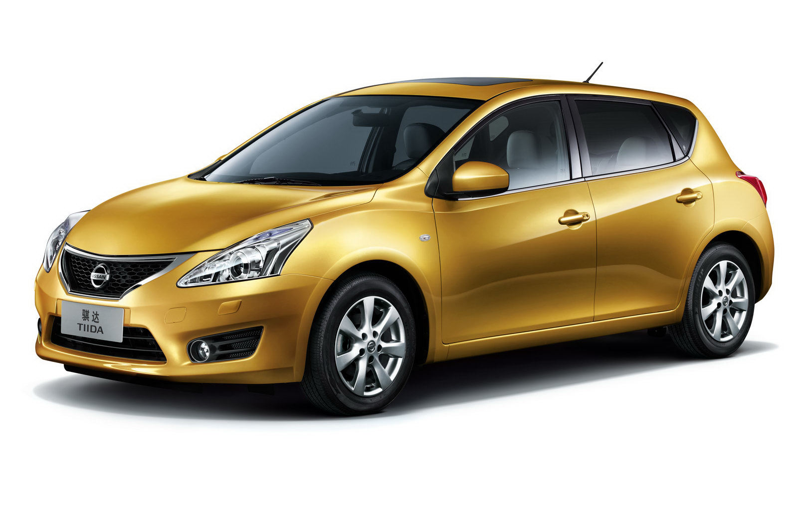 All-New Nissan Tiida Unveiled at Shanghai Auto Show, Previews 2012 ...