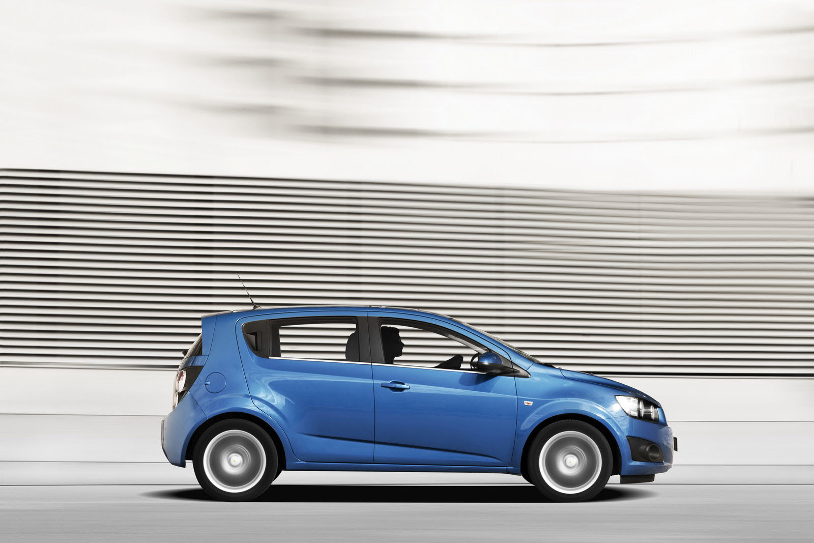 Chevrolet Releases Mega Gallery of European Market 2012 Aveo Hatchback ...