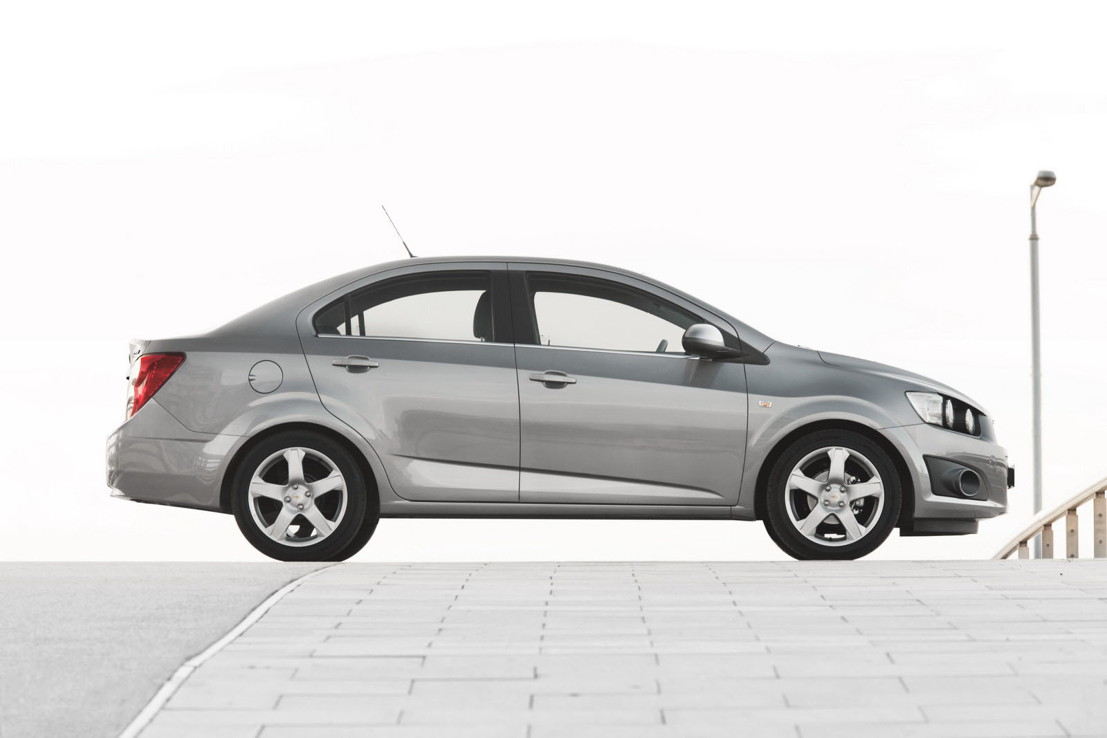 Chevrolet Releases Mega Gallery of European Market 2012 Aveo Hatchback ...