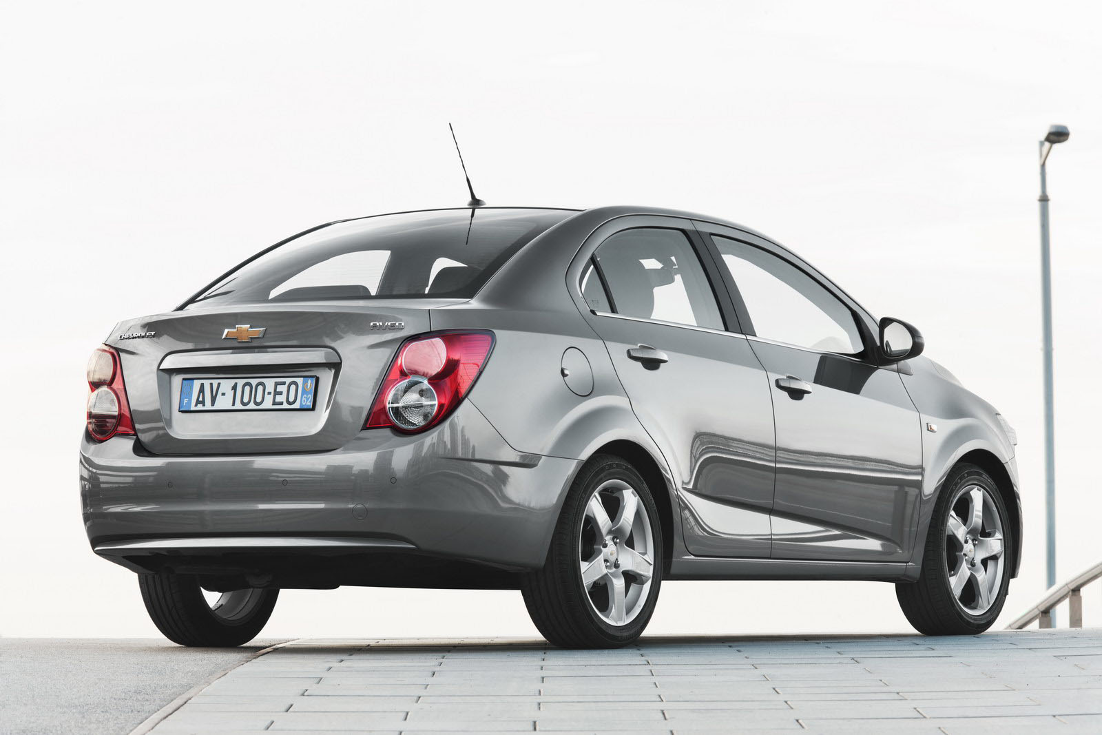 Chevrolet Releases Mega Gallery of European Market 2012 Aveo Hatchback ...