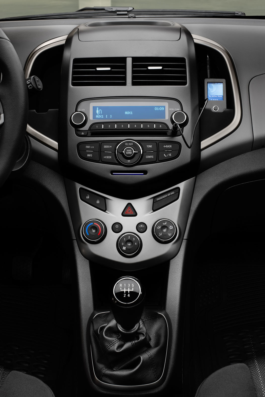 Chevrolet Releases Mega Gallery of European Market 2012 Aveo Hatchback ...