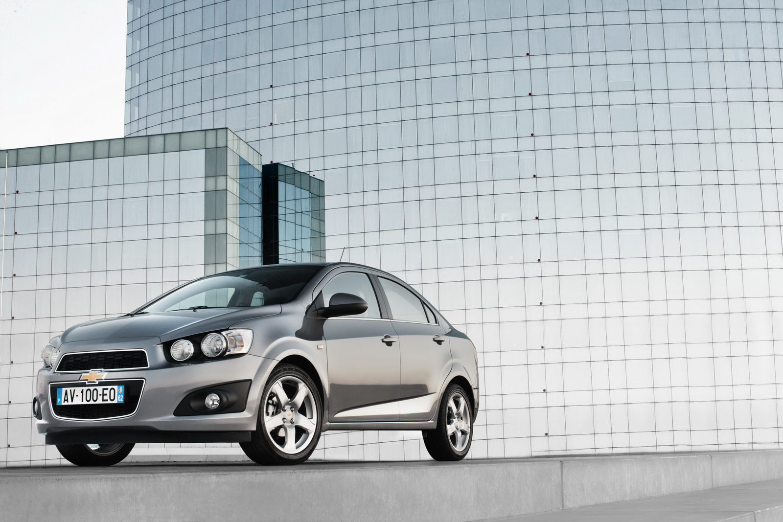 Chevrolet Releases Mega Gallery of European Market 2012 Aveo Hatchback ...