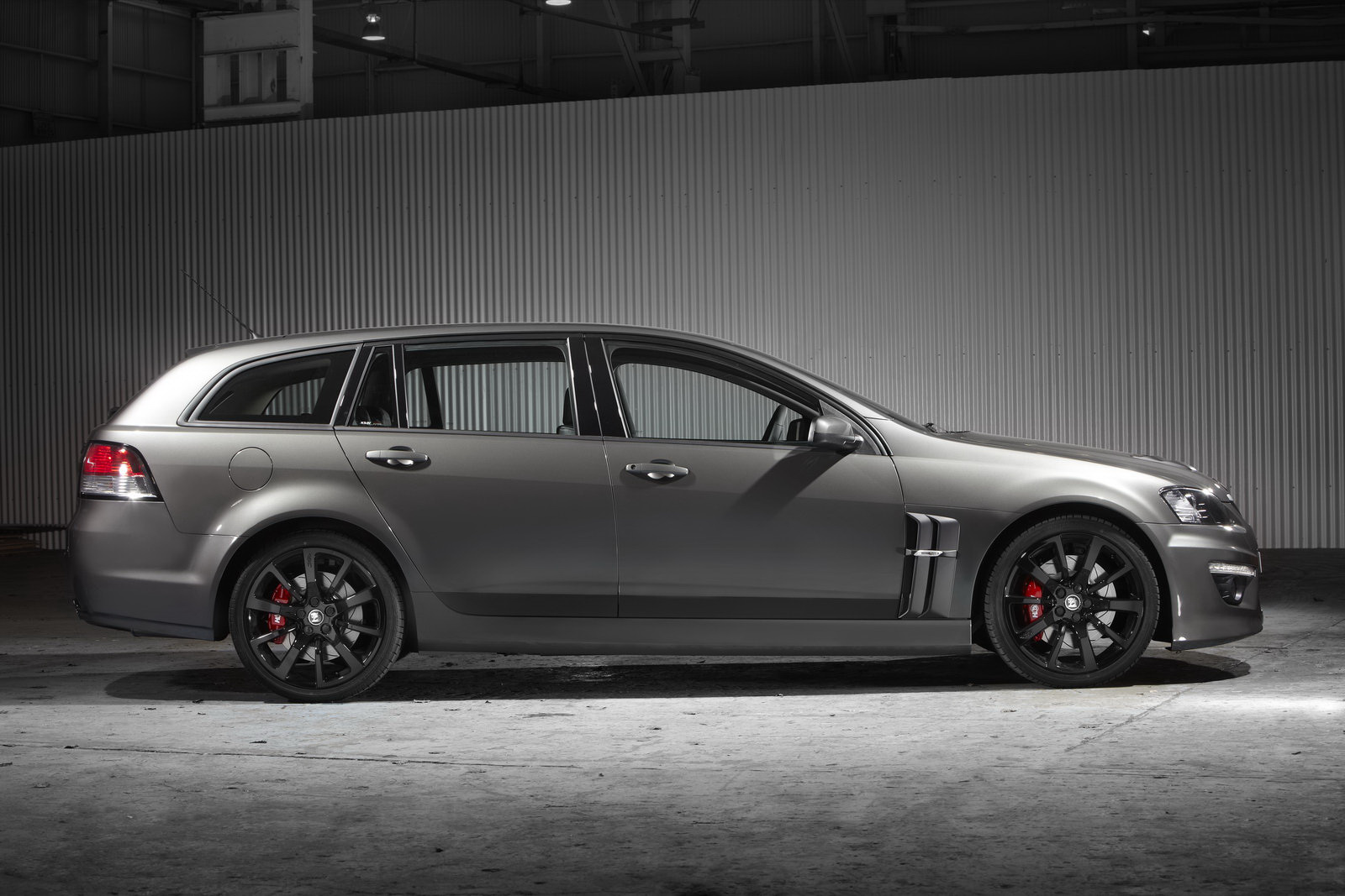 2011 AIMS: New HSV Black Edition Versions of Commodore Based Sedan ...