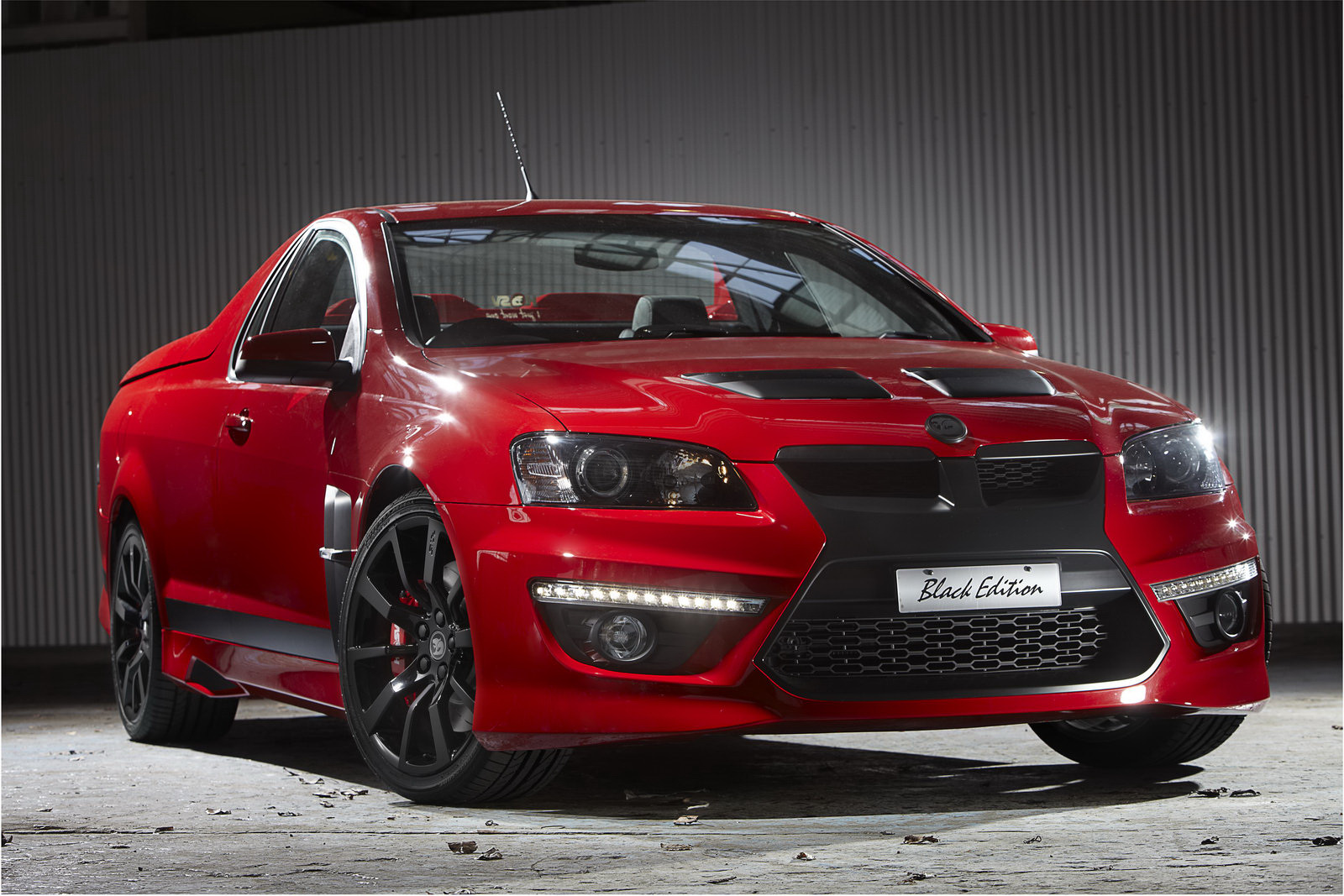 2011 AIMS: New HSV Black Edition Versions of Commodore Based Sedan ...