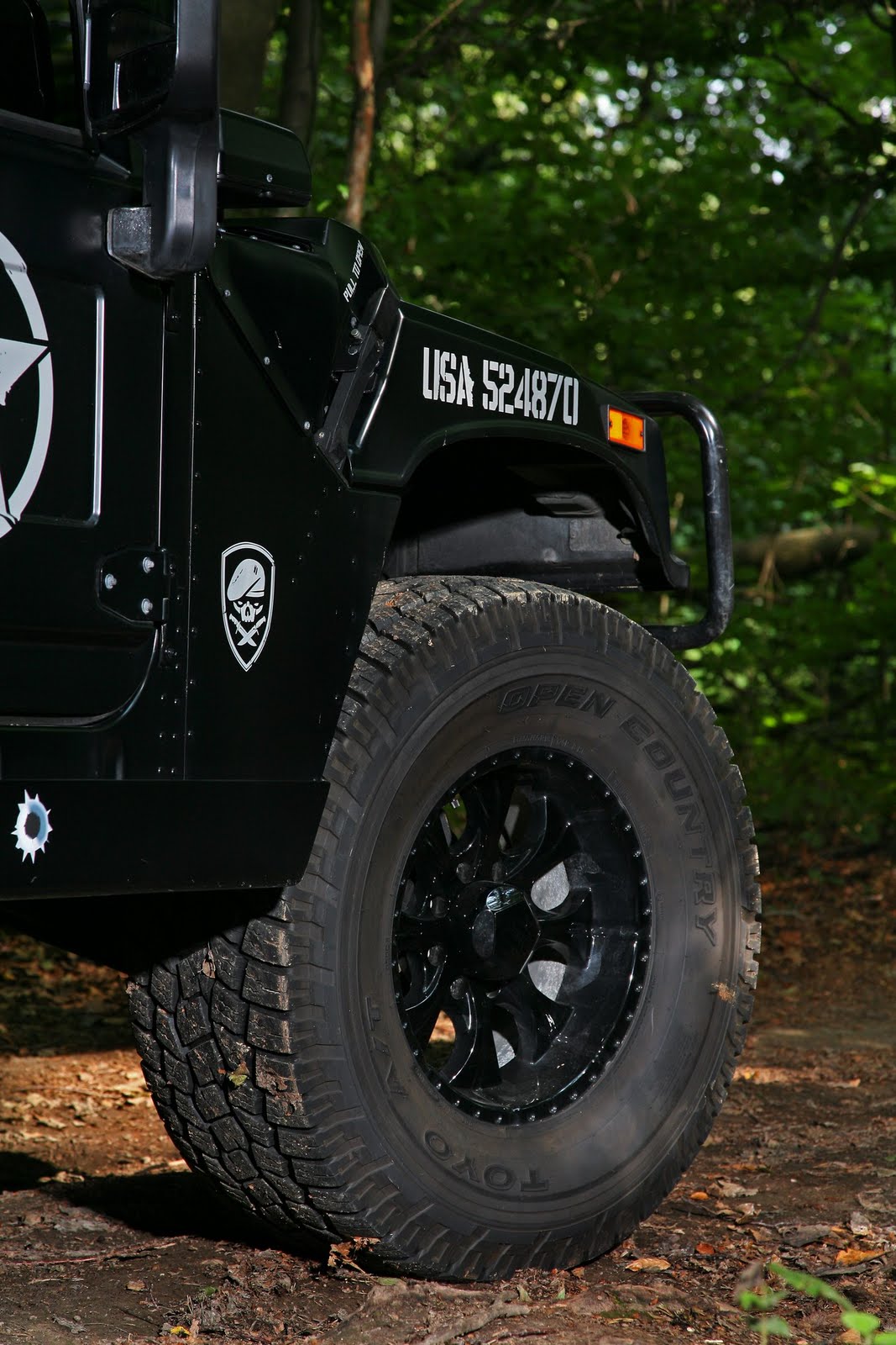 Call of Duty Inspires Hummer H1 Wrap | Carscoops