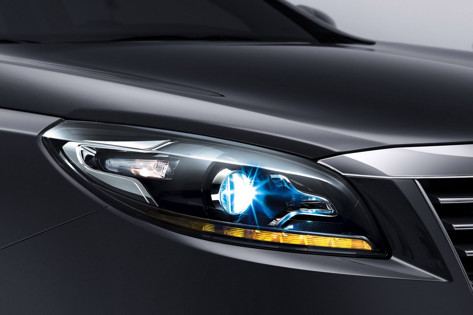 Renault Samsung Motors Rolls Out Flagship SM7, Releases New Photos and ...