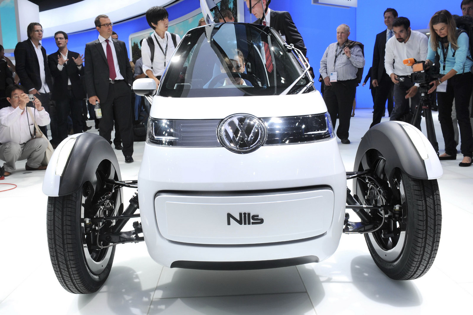 IAA 2011: Volkswagen's Single-Seater NILS EV Concept | Carscoops