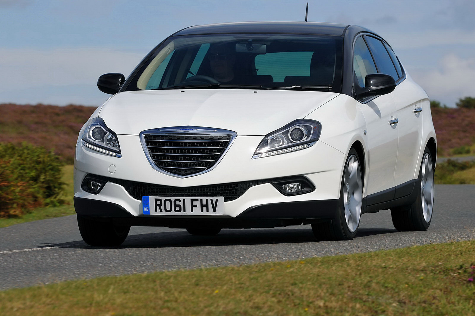 New Chrysler Delta Hatch Goes on Sale in the UK [71-Photos] | Carscoops