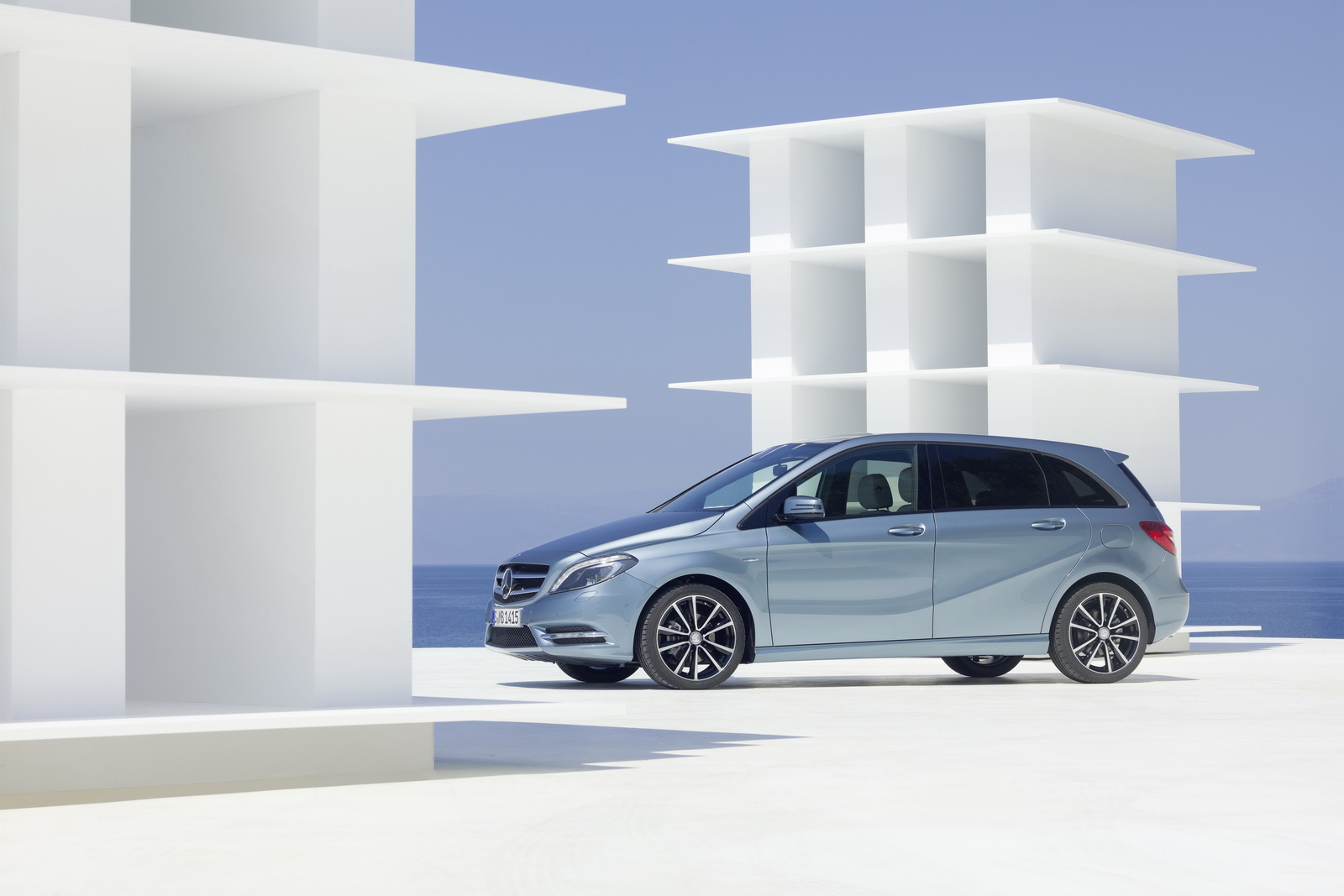 IAA 2011: New Mercedes-Benz B-Class Keeps Old Model's Pricing | Carscoops