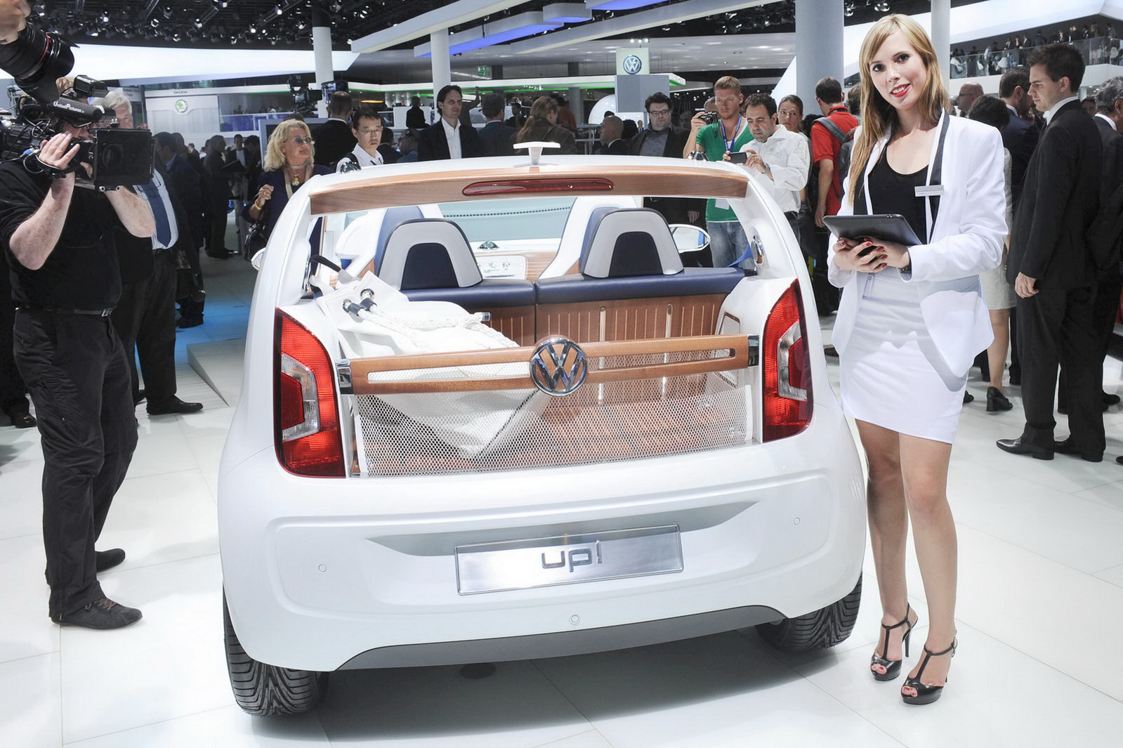 IAA 2011: VW Unveils a Handful of Up! Concepts Including GT, EV and ...