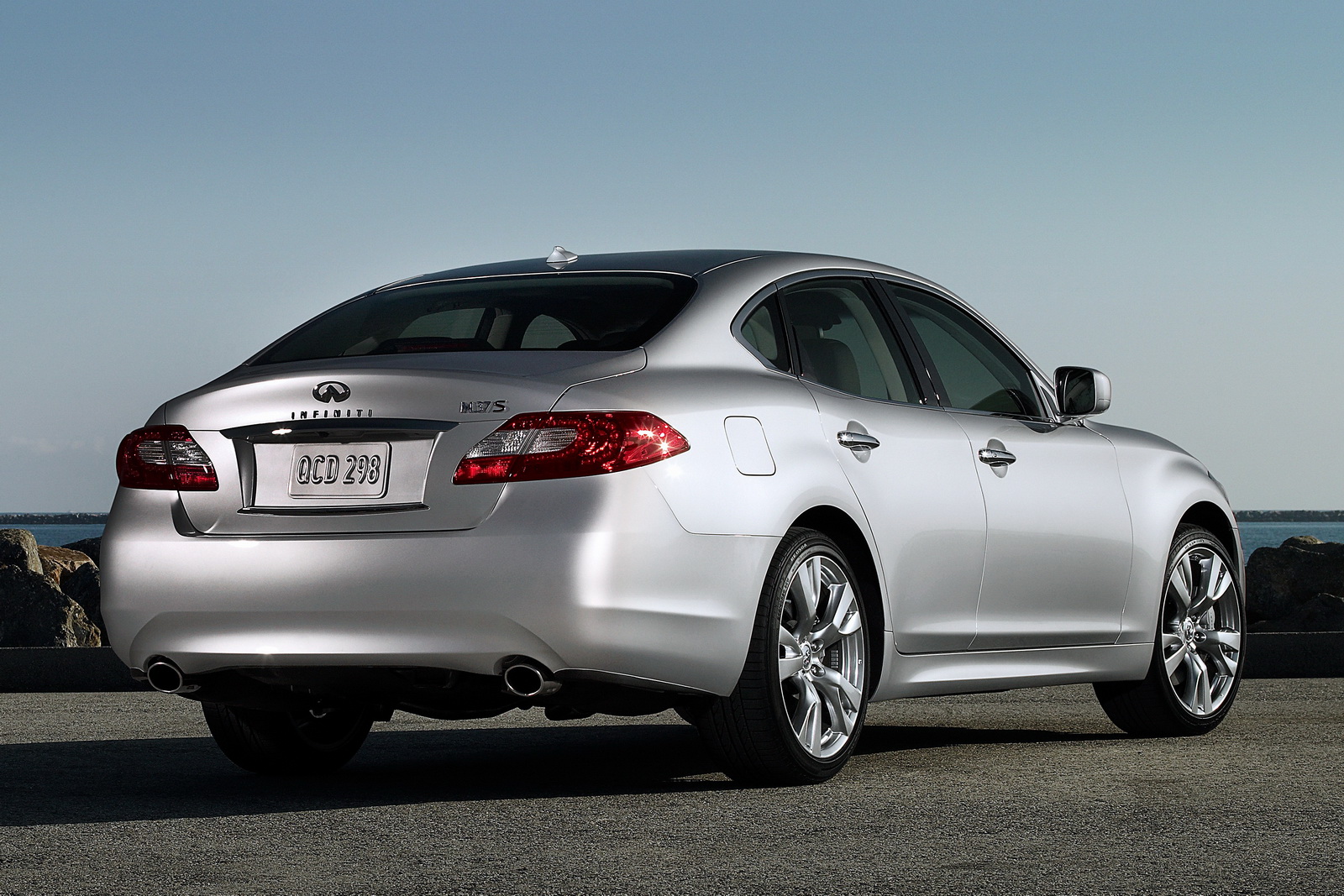 Mitsubishi to Sell Rebadged Infiniti M as its New Flagship Sedan in ...