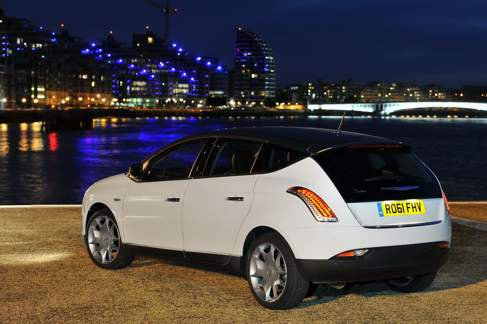 New Chrysler Delta Hatch Goes on Sale in the UK [71-Photos] | Carscoops