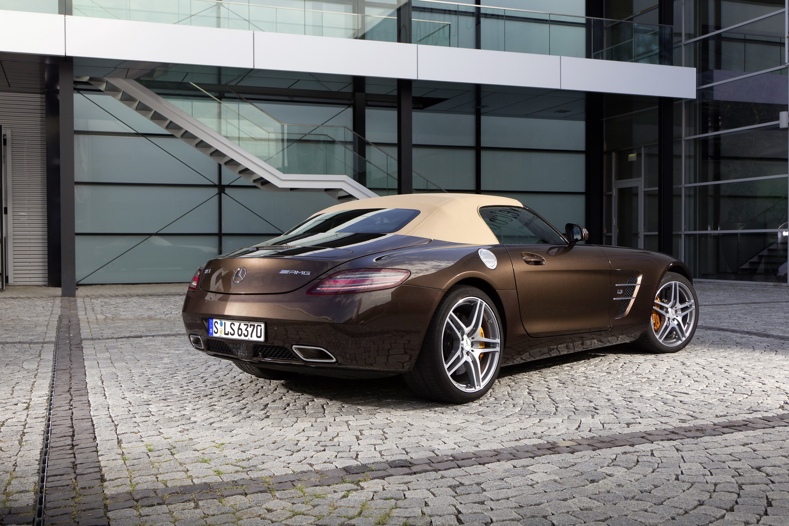 Mercedes SLS AMG gets optional Electronically Adjustable Suspension and ...