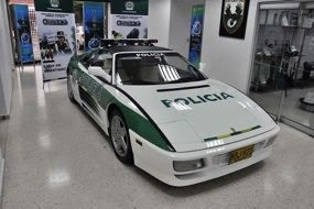 Colombian Police Turn Drug Trafficker's Seized Ferrari into a Patrol ...