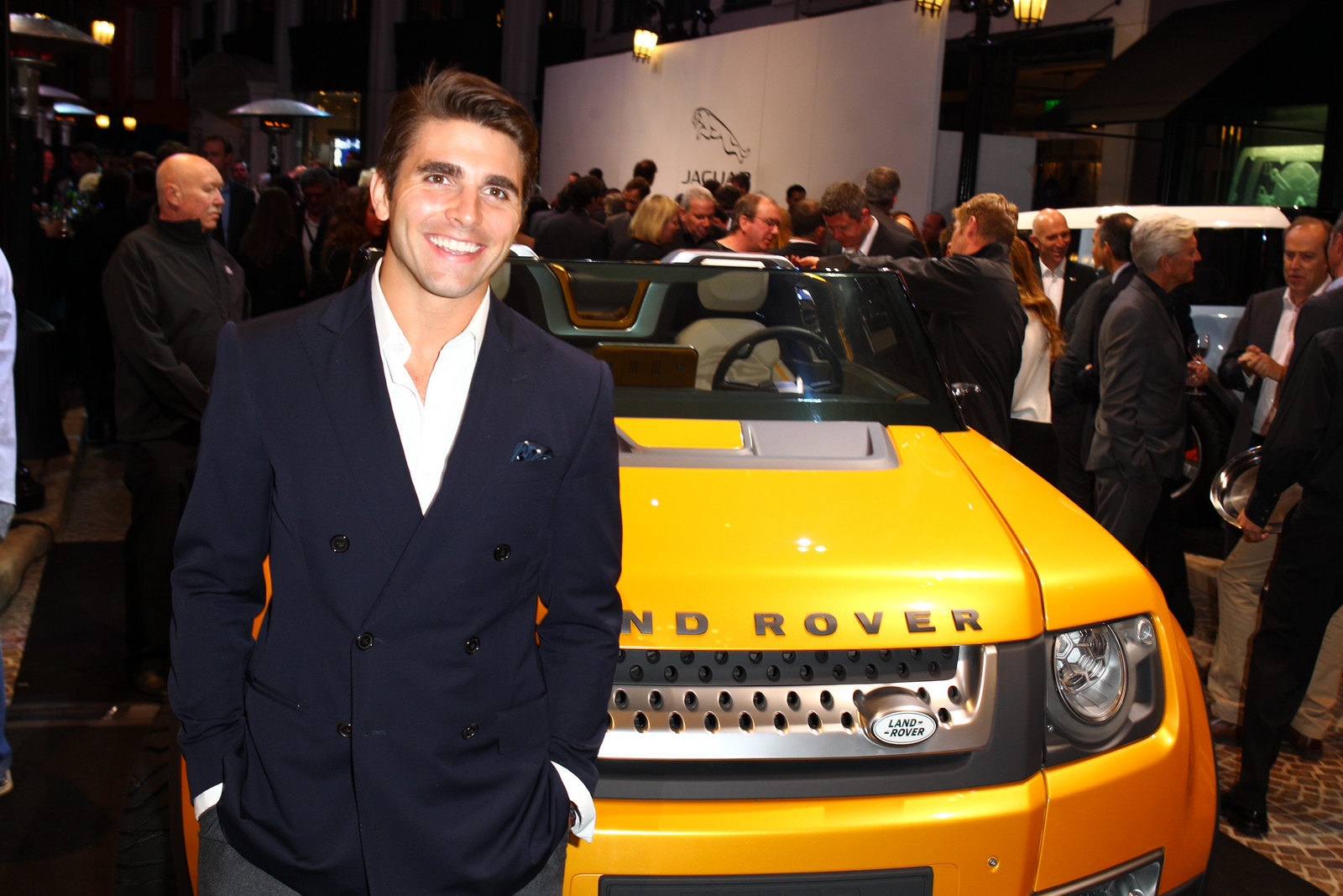 Land Rover Brings Revised DC100 Concepts to LA Auto Show to Gauge ...