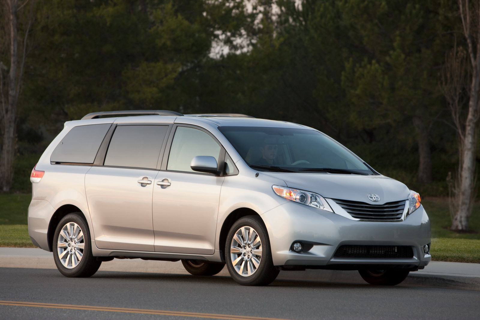 Toyota to Export U.S.-Built Sienna Minivan to South Korea | Carscoops