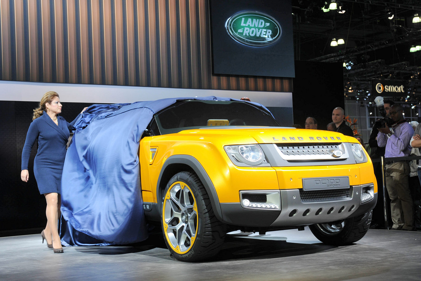 Land Rover Brings Revised DC100 Concepts to LA Auto Show to Gauge ...