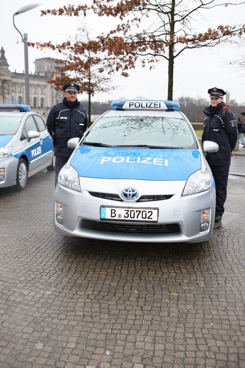 Toyota Prius Joins Berlin's Eco Fleet of Police Cars | Carscoops