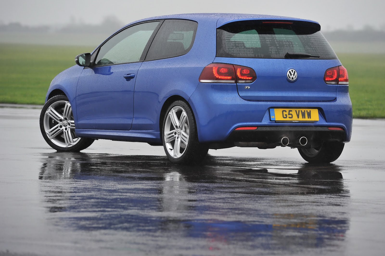 Manchester Police Officer Destroys Brand-New VW Golf R loaner During ...