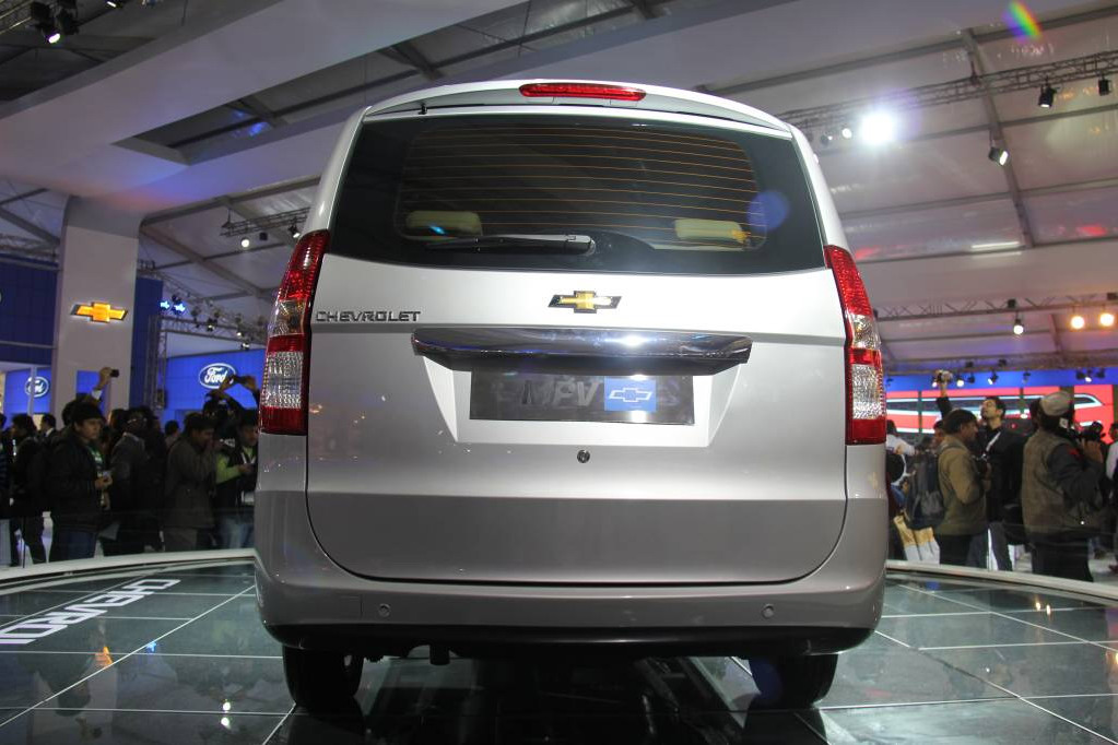 Chevrolet Debuts Sail Hatchback and MPV Concept at New Delhi Auto Expo ...
