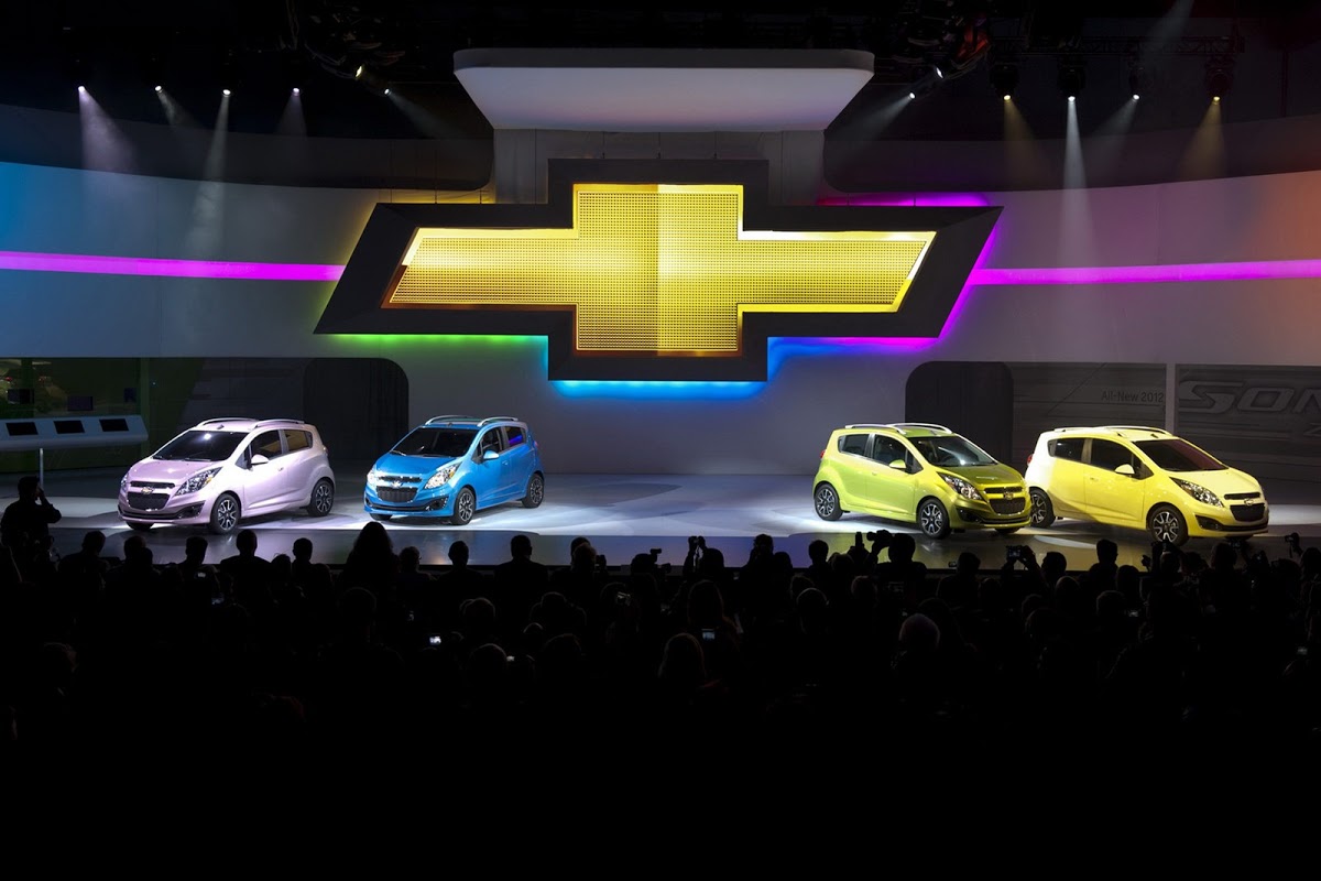 GM's Spark-o-Graphic Compares America's 1970's Sedans with Today's ...