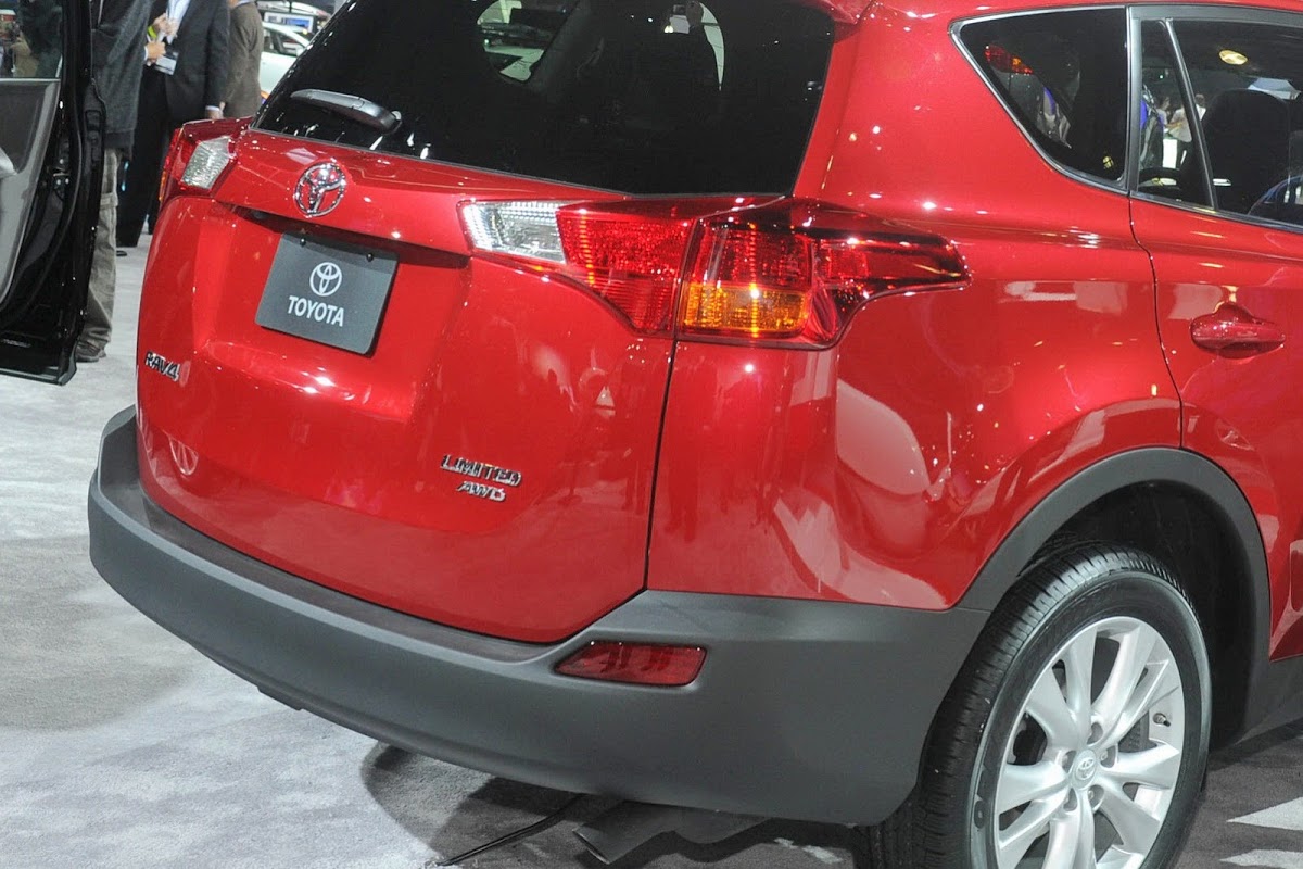 All-New 2013 Toyota RAV4 Finally Breaks Cover at LA Auto Show | Carscoops