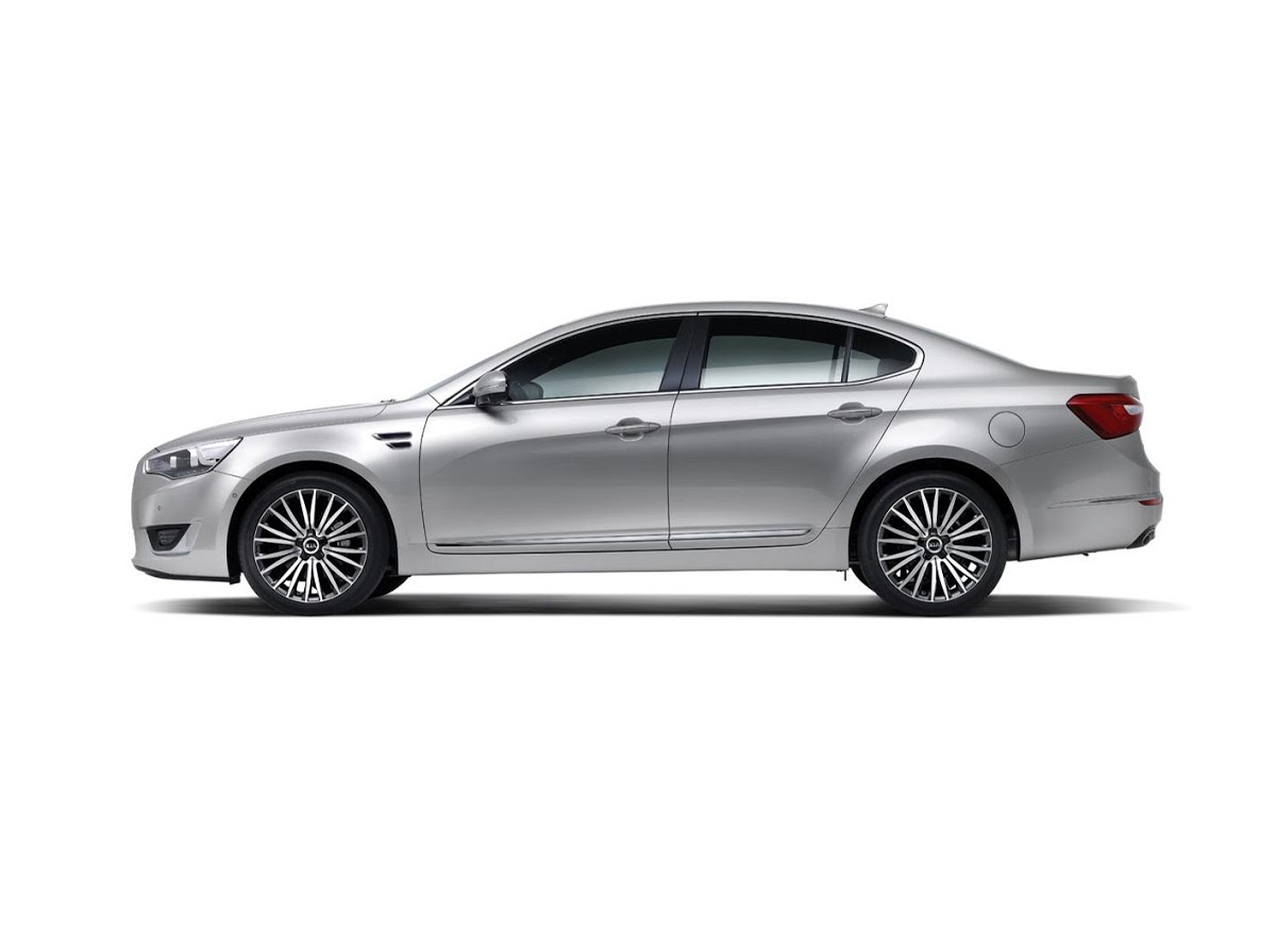 New Photos and Videos of Redesigned 2013 Kia K7 Sedan | Carscoops