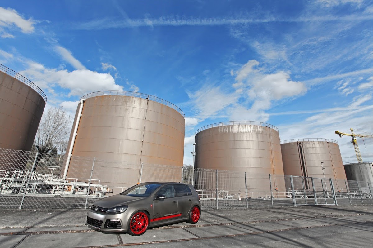 SchwabenFolia Drops 325 Horses Under the Hood of the VW Golf R | Carscoops