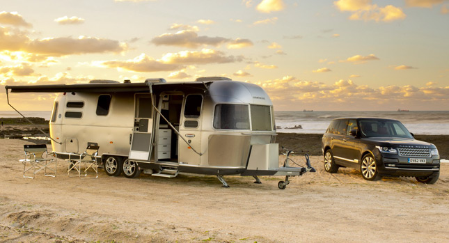 Range Rover SDV8 Tows an Airstream 684 Series 2 from England to Morocco ...