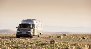 Range Rover SDV8 Tows an Airstream 684 Series 2 from England to Morocco ...