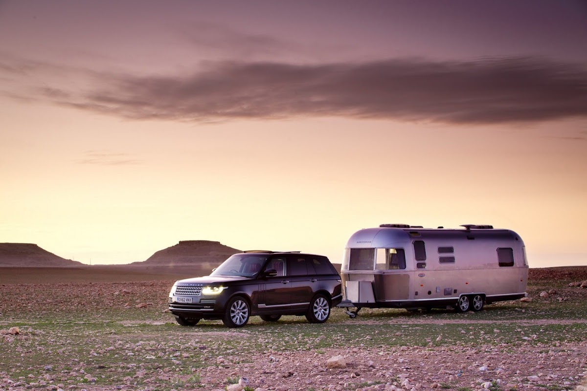 Range Rover SDV8 Tows an Airstream 684 Series 2 from England to Morocco ...
