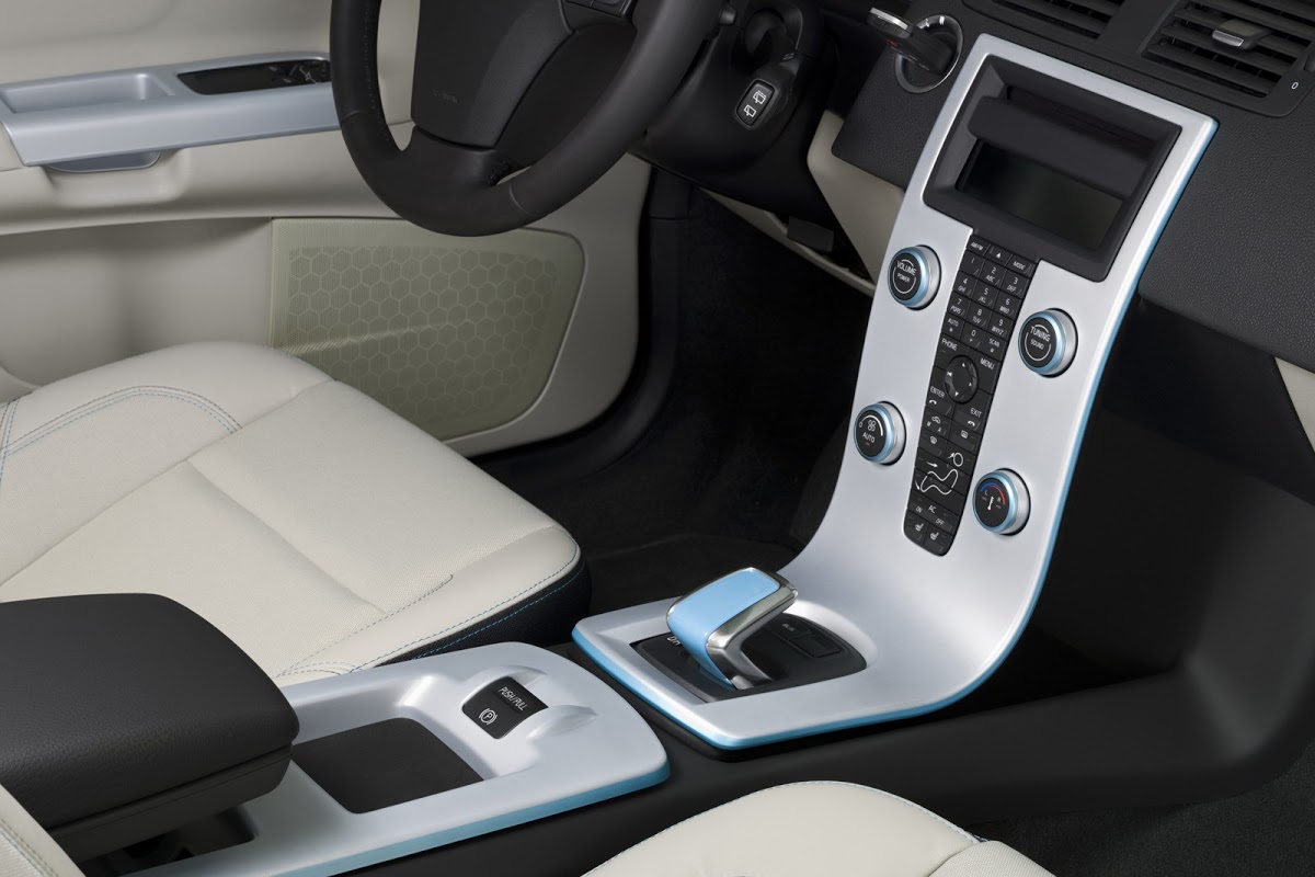 New Fast Charger Can "Fill up" a Volvo C30 Electric in 1.5 Hours ...