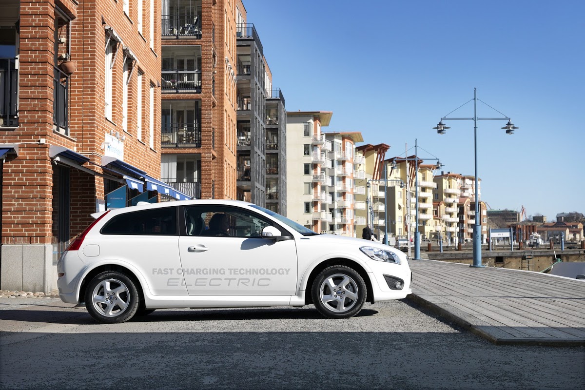 New Fast Charger Can "Fill up" a Volvo C30 Electric in 1.5 Hours ...