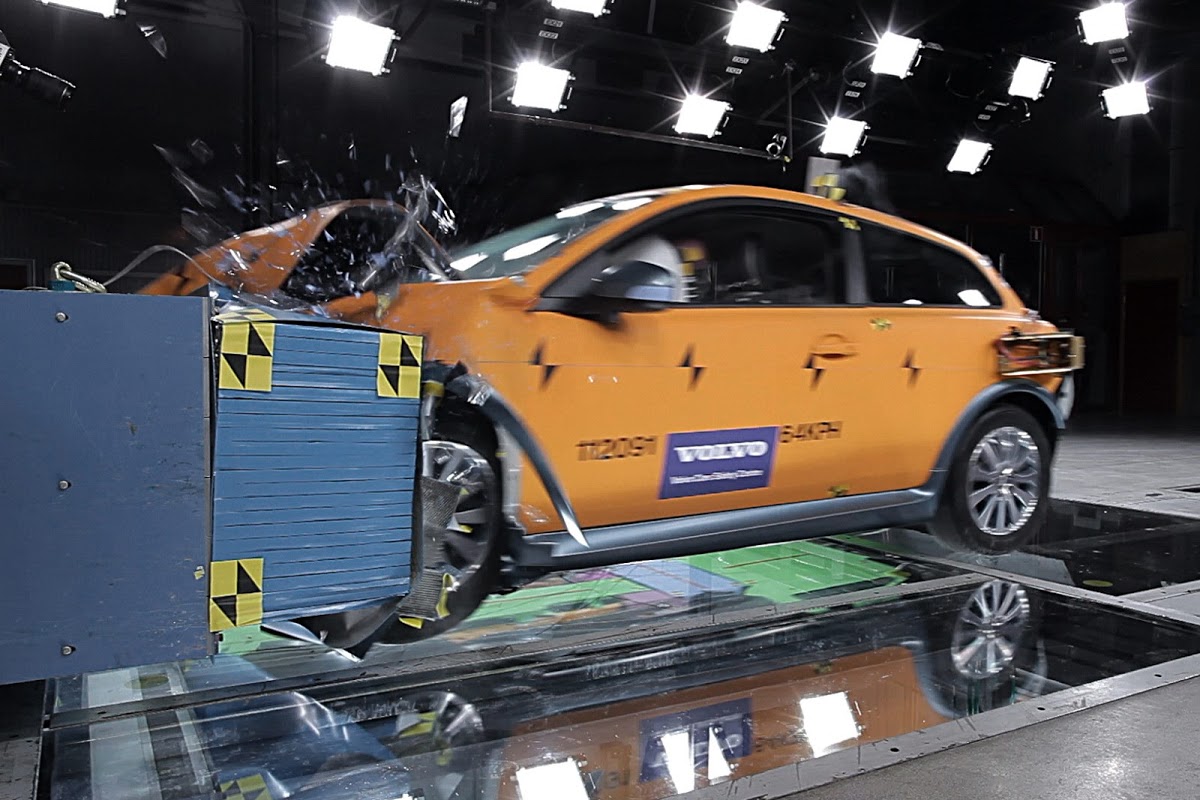 New Fast Charger Can "Fill up" a Volvo C30 Electric in 1.5 Hours ...